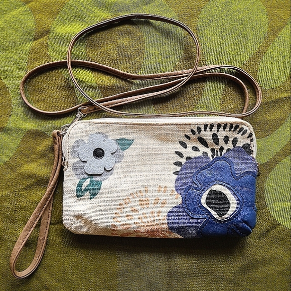 Relic | Bags | Relic Canvas Floral Applicae Crossbodywristlet Purse ...